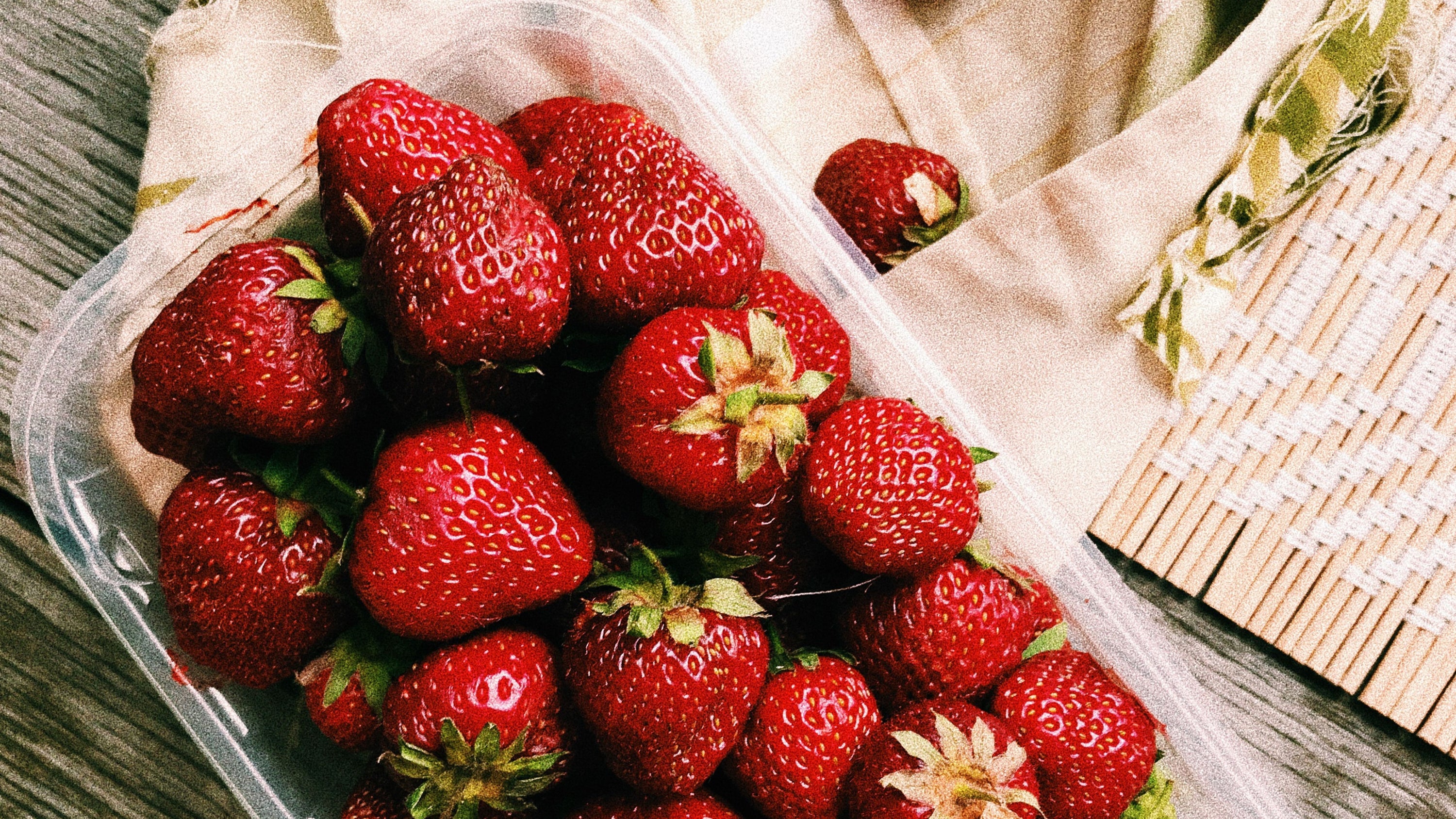 Fun Facts About Strawberries – ZestDelites